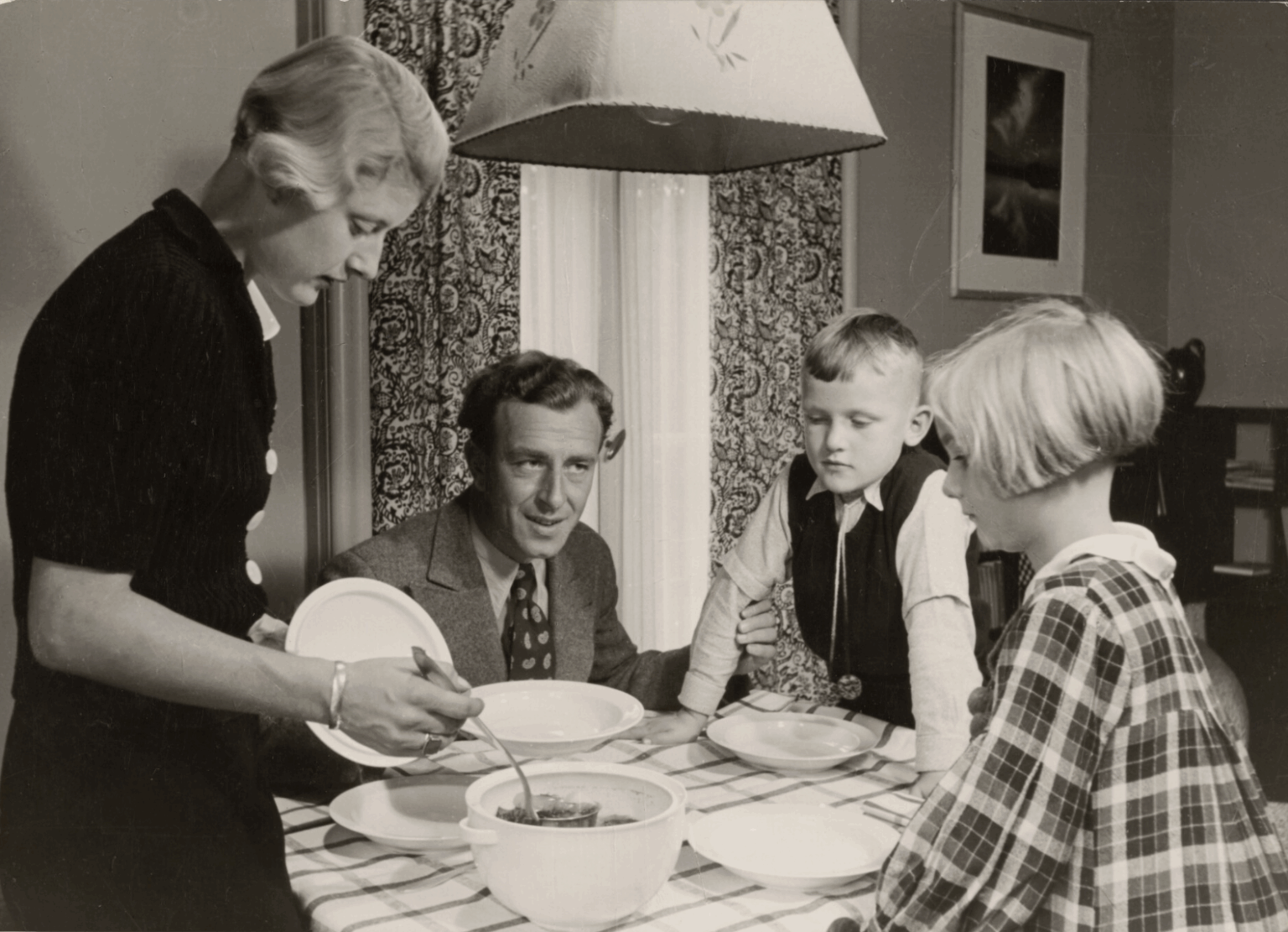 Questionable parenting trends from the past - MediaFeed