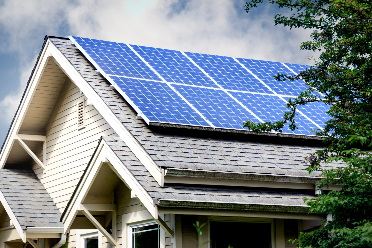 These small-town neighbors teamed up to get discounted solar panels ...